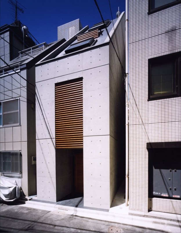 Seven, a Towering Concrete Townhouse by Apollo Architects - Homeli