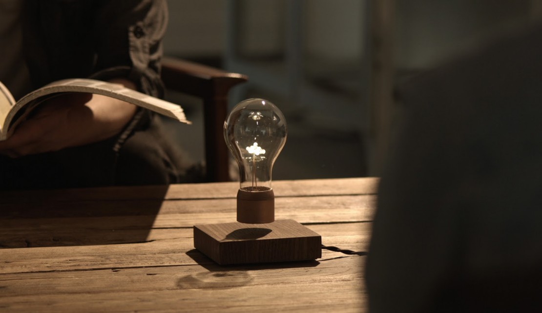 Flyte Levitating Wireless Light Bulb - Homeli