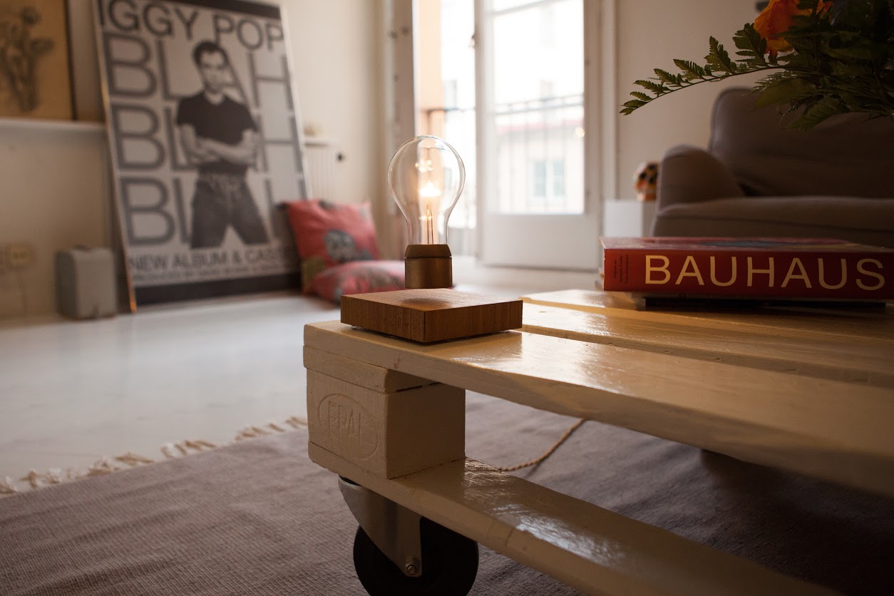 Flyte Levitating Wireless Light Bulb - Homeli